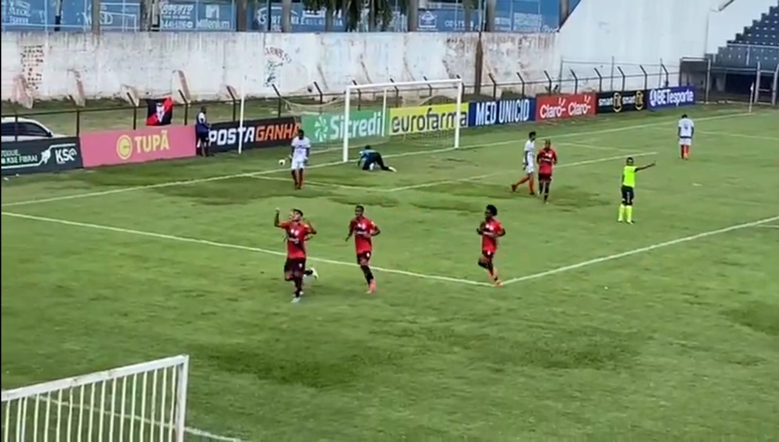 Com 'show' de Daniel, Atlético-GO derrota o Tupã e garante a 1ª ...